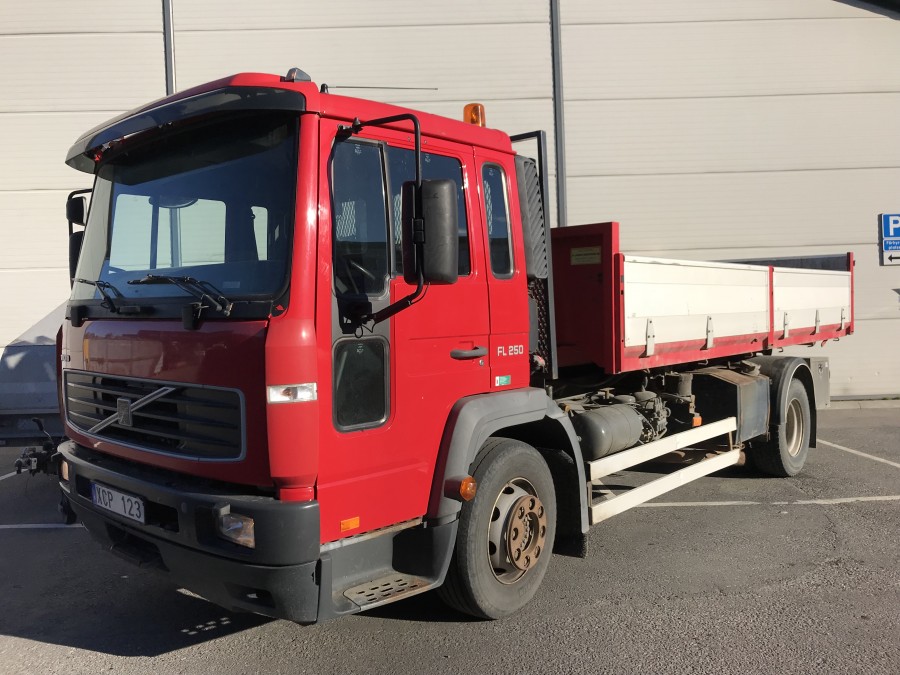 Klaravik Auktioner | 2-axlad växlare / Lastbil med tipp