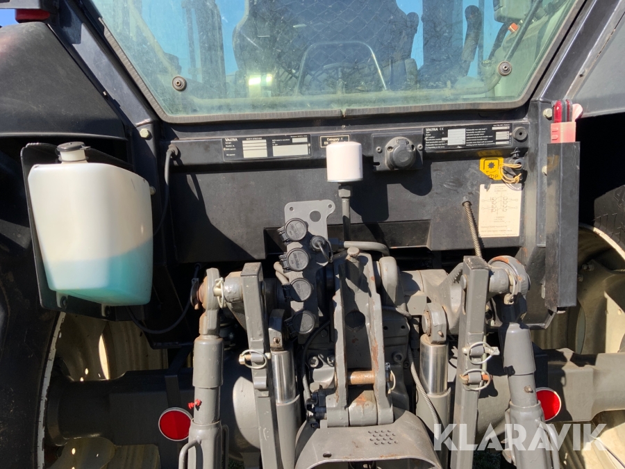 Traktor Valtra A93, Vetlanda, Klaravik auktioner