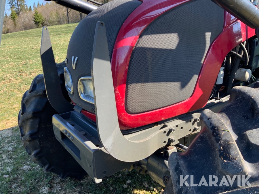 Traktor Valtra A93, Vetlanda, Klaravik auktioner