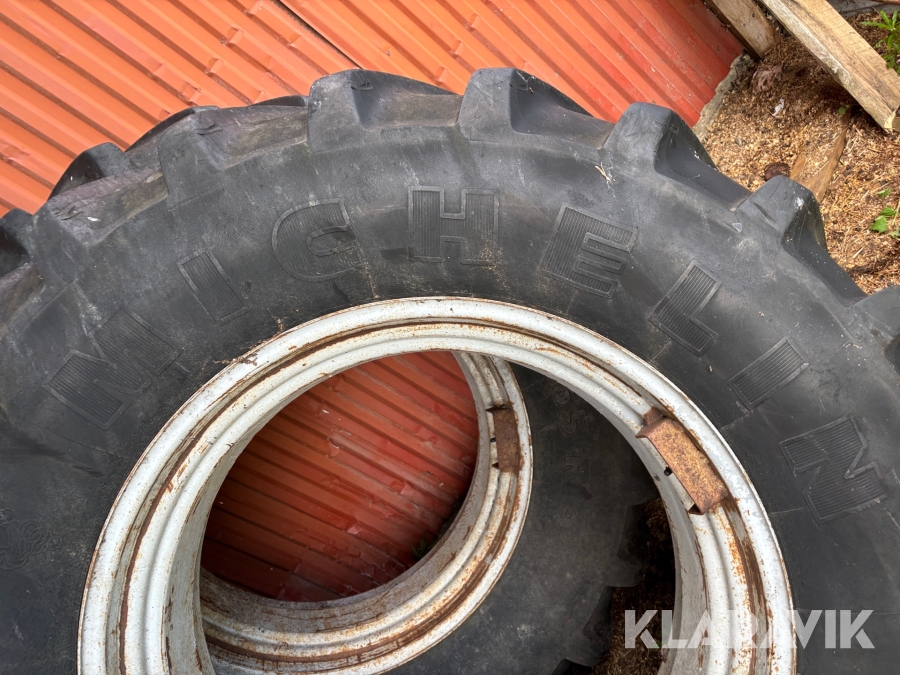 Dubbelmontage 2st Michelin XM108, Skellefteå, Klaravik aukti