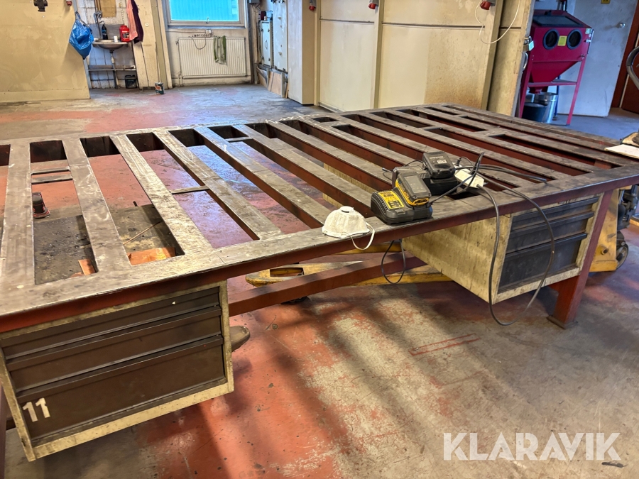 Svetsbord, Huddinge, Klaravik auktioner