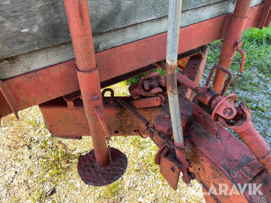 Tippvagn med mekanisk tipp, Gotland, Klaravik auktioner