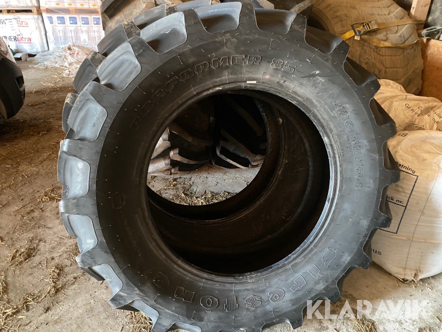 Klaravik Auktioner | Däck Firestone Performer 85 420/85 R34 2st