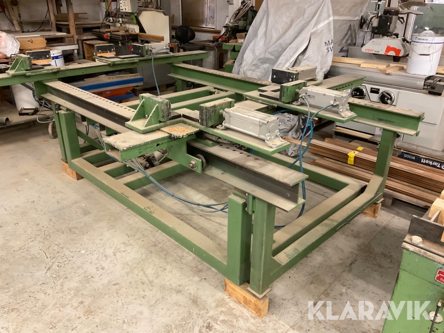 Tiltbart pressbord, Ljusdal, Klaravik auktioner