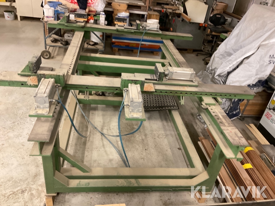 Tiltbart pressbord, Ljusdal, Klaravik auktioner