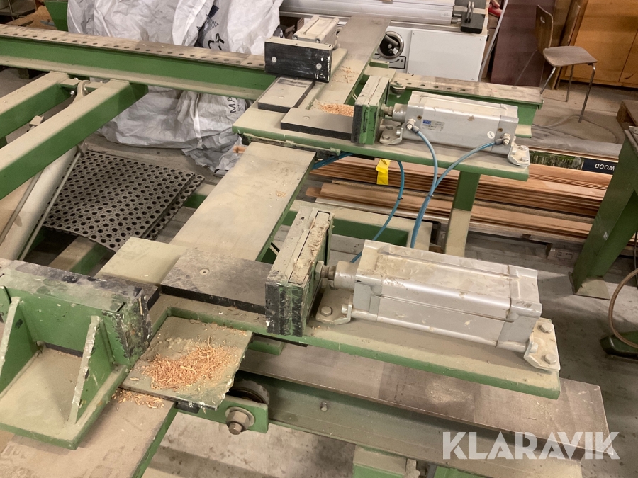 Tiltbart pressbord, Ljusdal, Klaravik auktioner