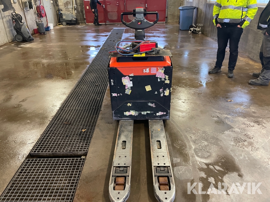 Låglyftande truck BT LPE250, Hultsfred, Klaravik auktioner