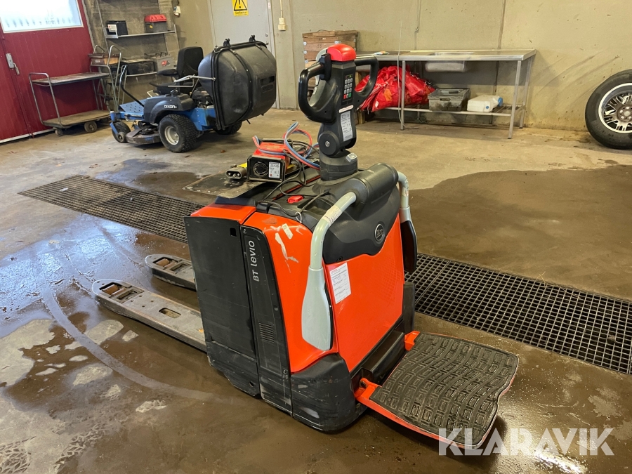 Låglyftande truck BT LPE250, Hultsfred, Klaravik auktioner