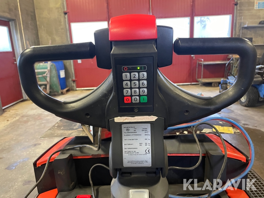 Låglyftande truck BT LPE250, Hultsfred, Klaravik auktioner