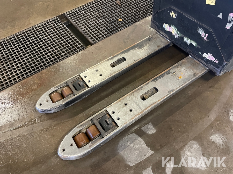 Låglyftande truck BT LPE250, Hultsfred, Klaravik auktioner