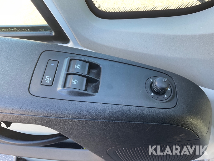 Skåpbil Peugot Boxer, Mellerud, Klaravik auktioner