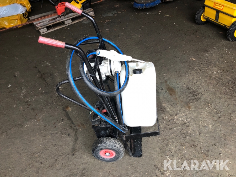 Klaravik Auktioner | Adblue pump på vagn Combo GP30012 batteridriven 12v