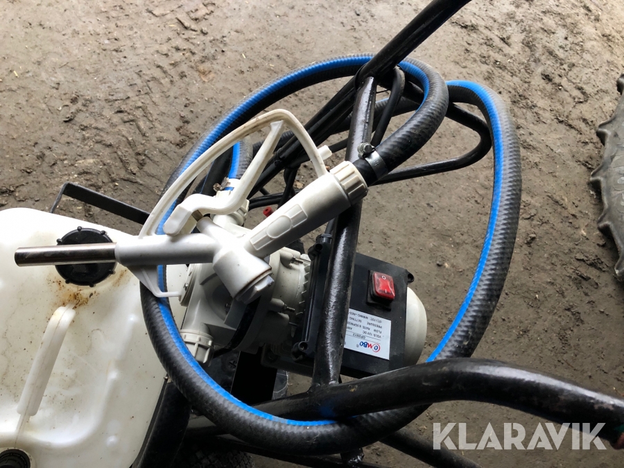 Klaravik Auktioner | Adblue pump på vagn Combo GP30012 batteridriven 12v