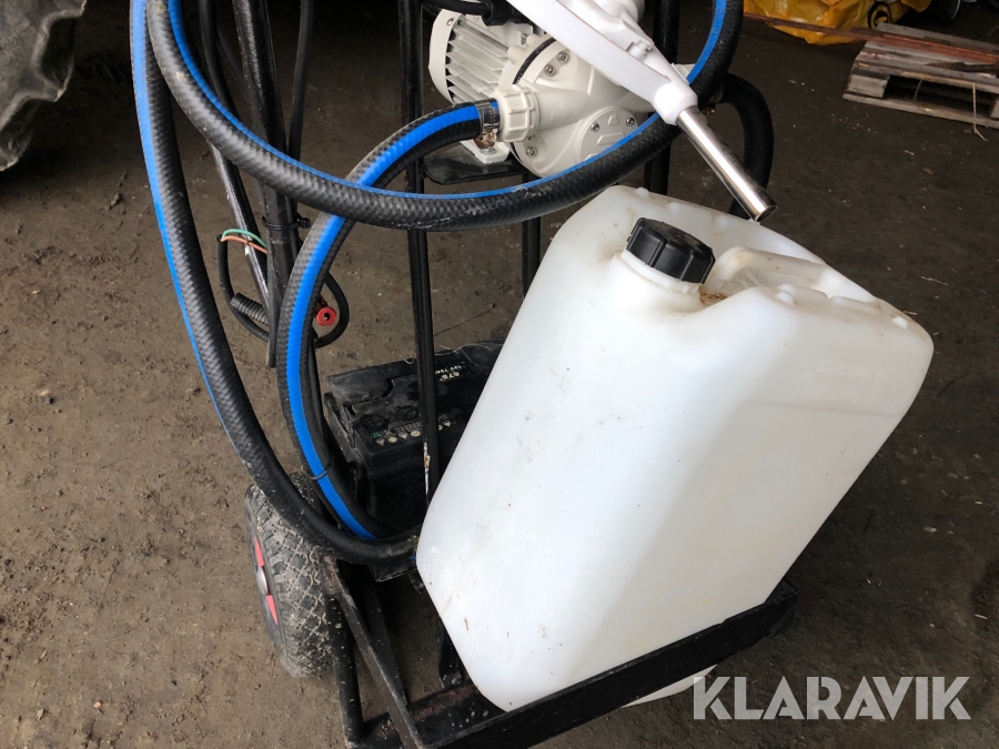 Klaravik Auktioner | Adblue pump på vagn Combo GP30012 batteridriven 12v