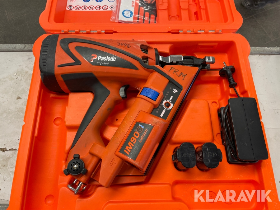 Klaravik Auktioner | Spikpistol Paslode IM90 gas/batteridrive
