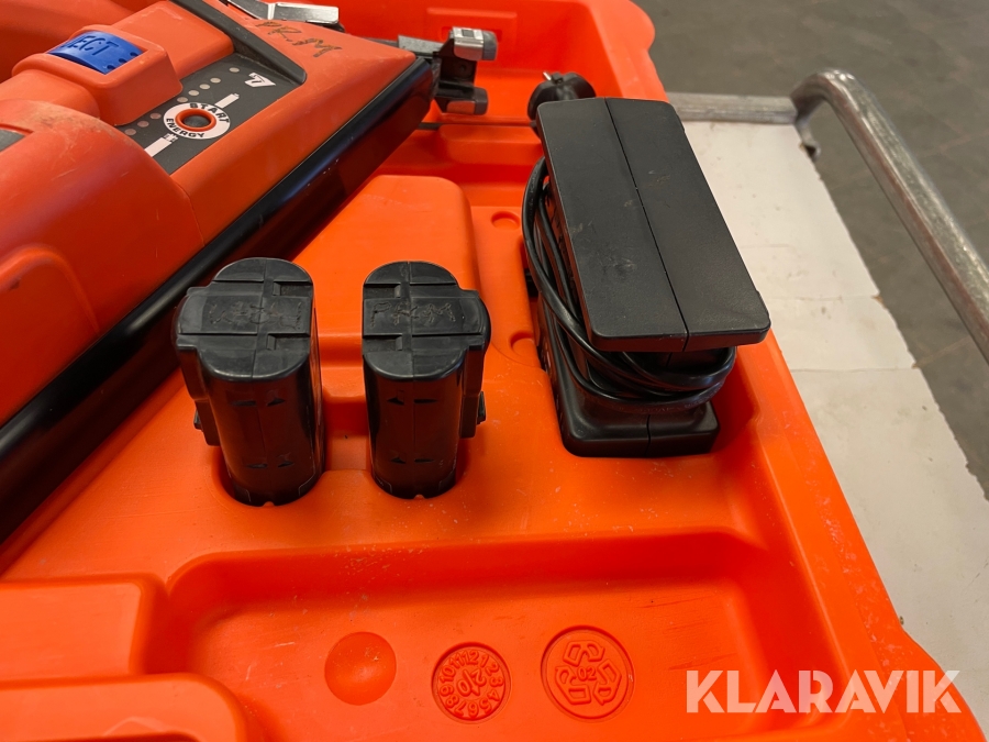 Klaravik Auktioner | Spikpistol Paslode IM90 gas/batteridrive