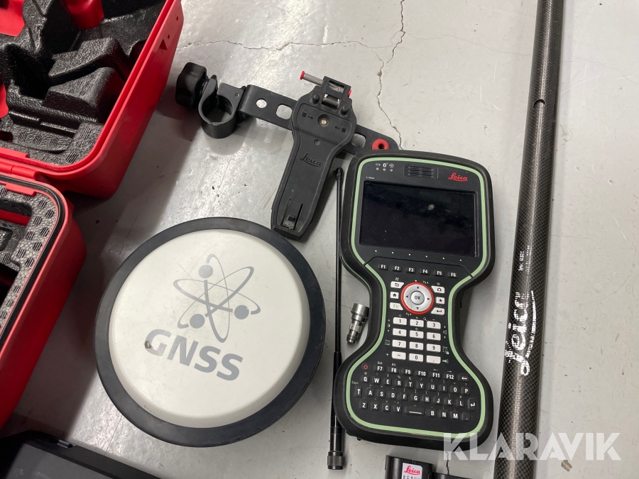 Klaravik Auktioner | GPS med handdator Leica GS14