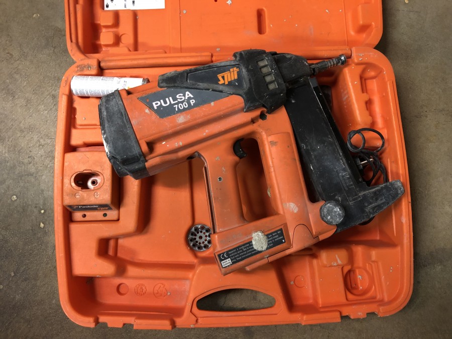 Klaravik Auktioner | Spikpistol Pulsa 700P