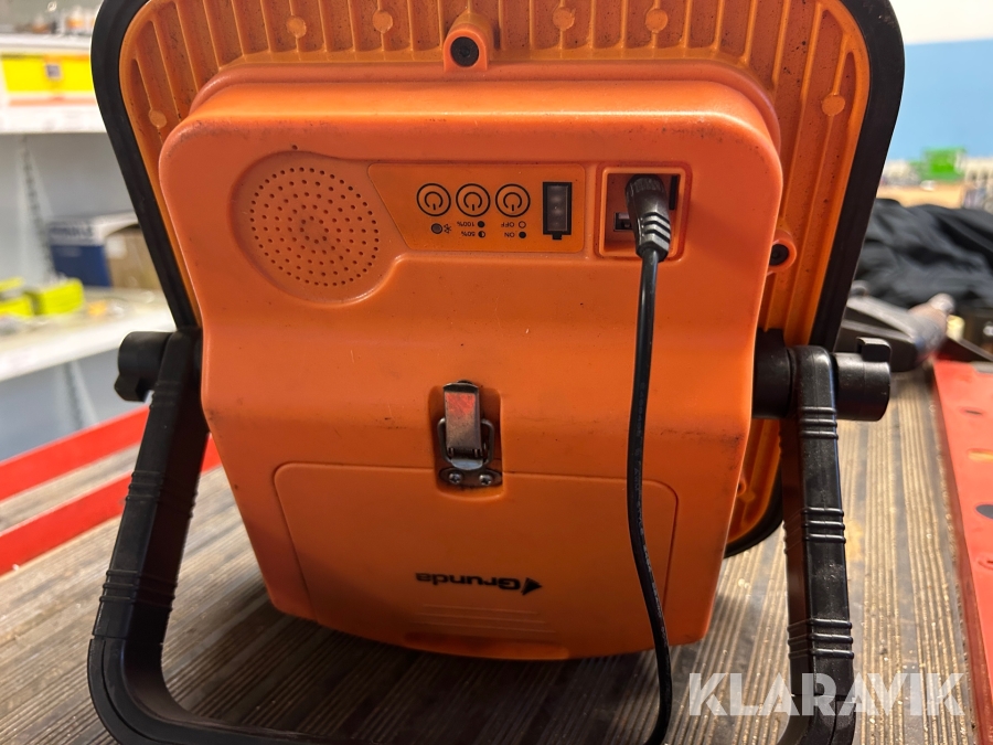 Sladdrivna handmaskiner och batteridriven bygglampa Kress, F