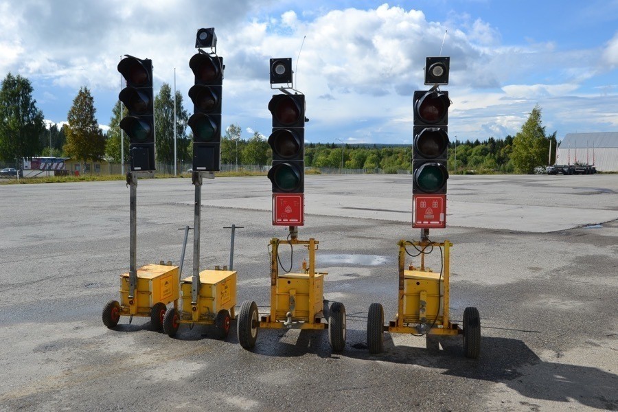 Klaravik Auktioner | Trafiksignaler 2 set