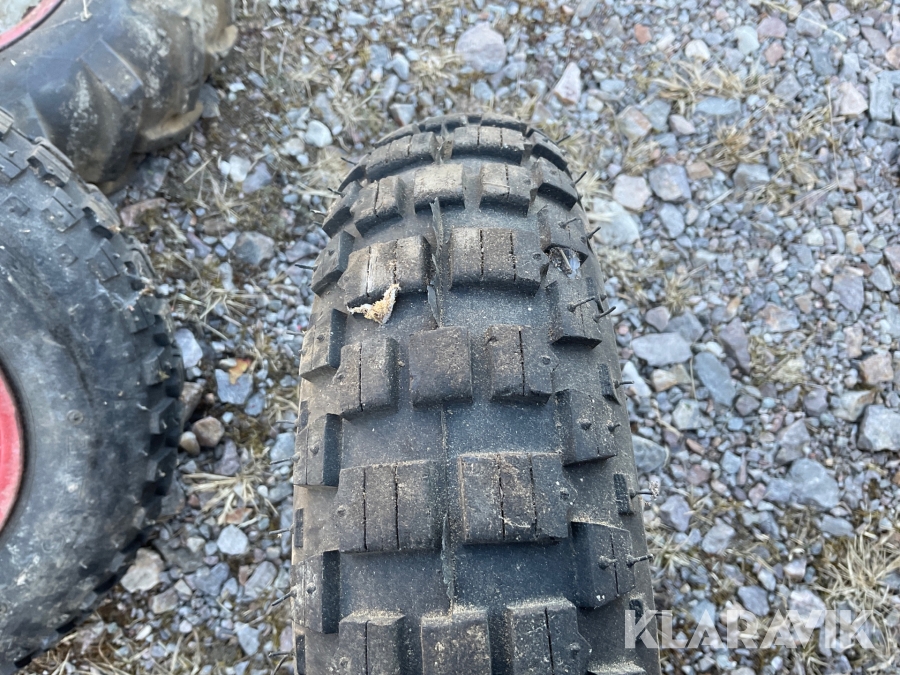 9 stycken däck & 2 stycken fälgar, Färgelanda, Klaravik a