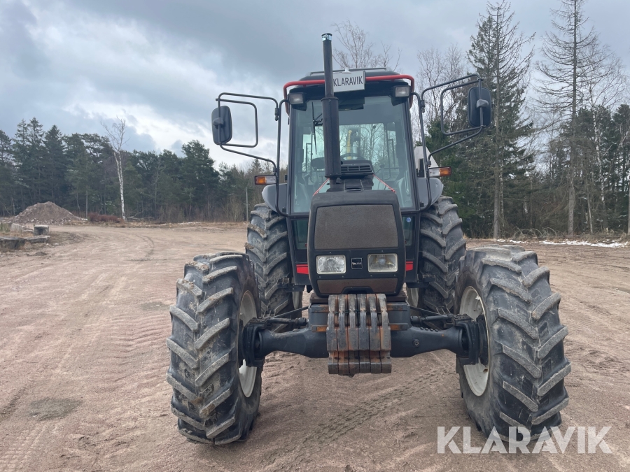 Traktor Valtra Valmet 700, Lysekil, Klaravik auktioner