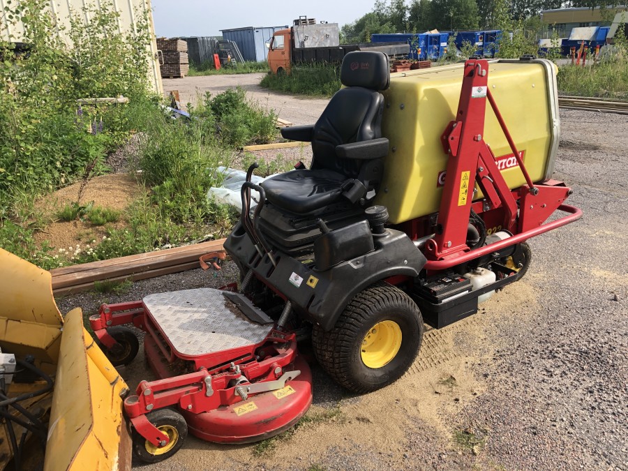 Klaravik Auktioner | Åkgräsklippare Gianni Ferrari 810