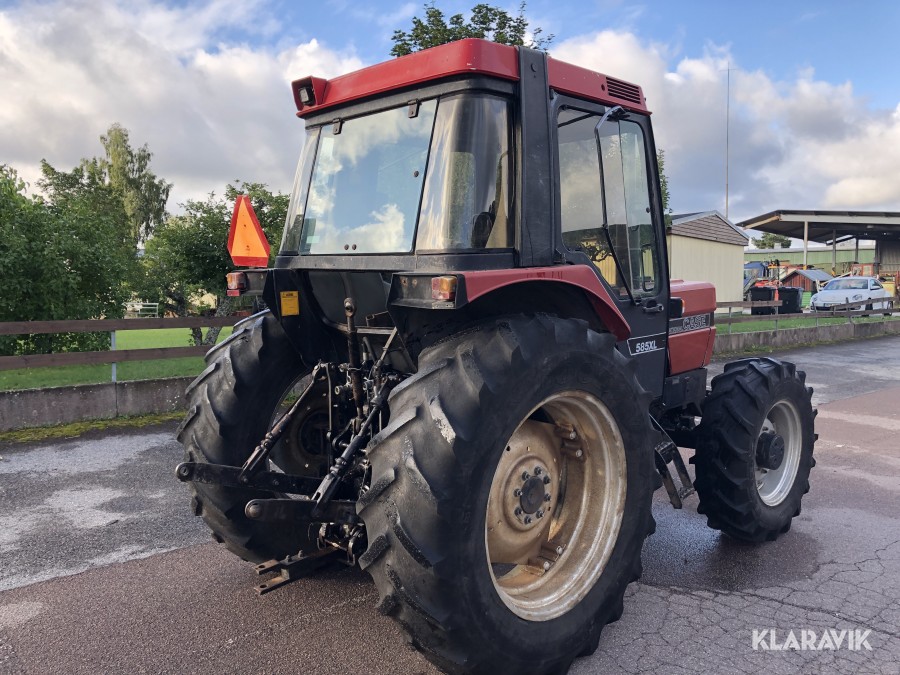 Traktor Case 585xl