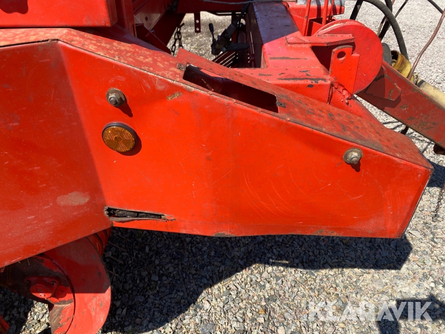 Klaravik Auktioner | Rundbalspress Morra MR 1200-1500