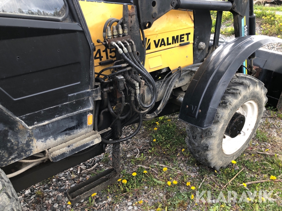 Traktor Valmet 415M med tillbehör