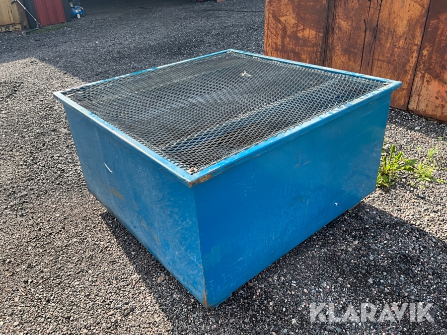 Uppsamlingskärl olja, Flen, Klaravik auktioner