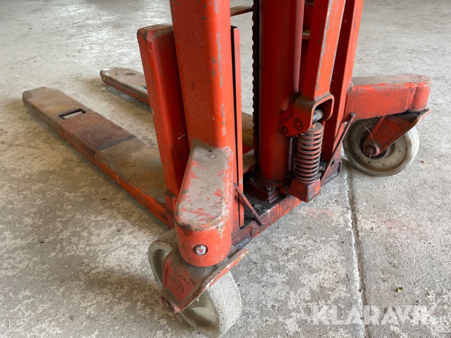 Pallyft BT, Knivsta, Klaravik auktioner