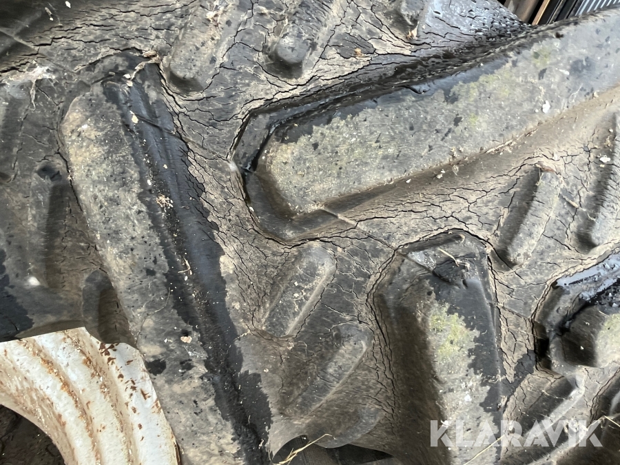 Dubbelmontage Kléber 16.9R34, Gislaved, Klaravik auktioner