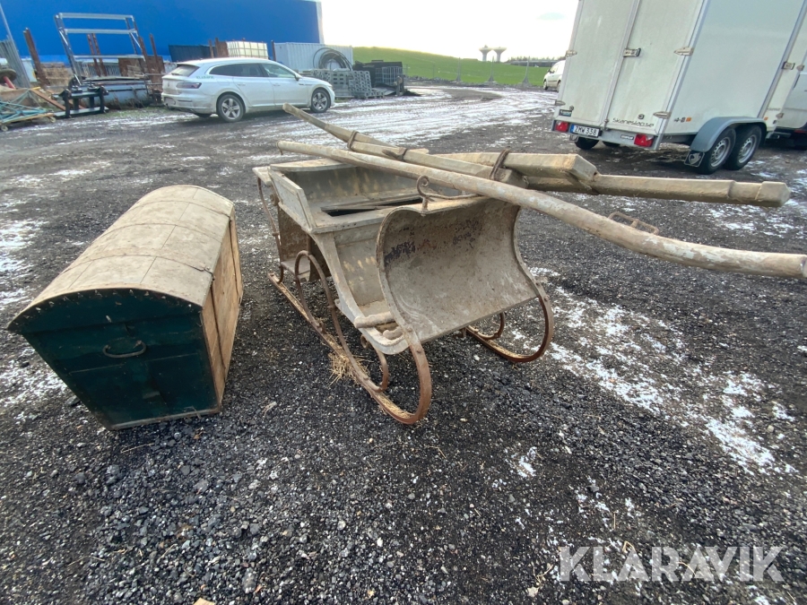 Släde och kista, Ystad, Klaravik auktioner