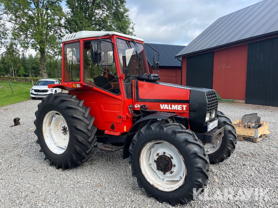 Traktor Valmet 604-4, Eksjö, Klaravik auktioner