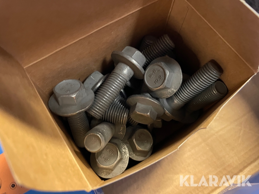 Klaravik Auktioner | Parti med bult och mutter Swebolt