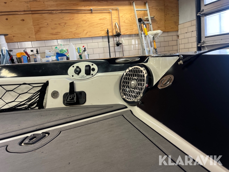 Sportfiskebåt Larson FX 2020, Essunga, Klaravik auktioner