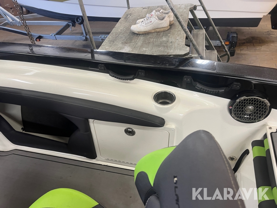 Sportfiskebåt Larson FX 2020, Essunga, Klaravik auktioner