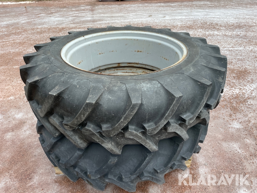 Dubbelmontage 16.9 R38, Hedemora, Klaravik auktioner