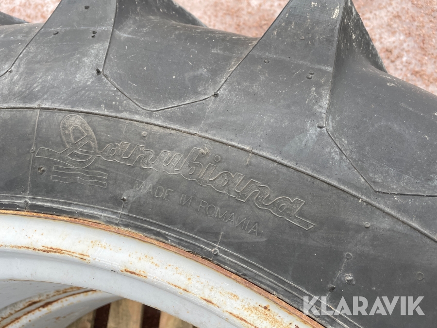 Dubbelmontage 16.9 R38, Hedemora, Klaravik auktioner