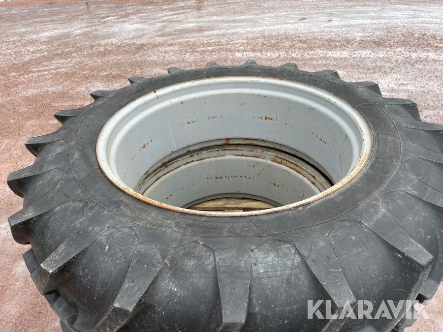 Dubbelmontage 16.9 R38, Hedemora, Klaravik auktioner