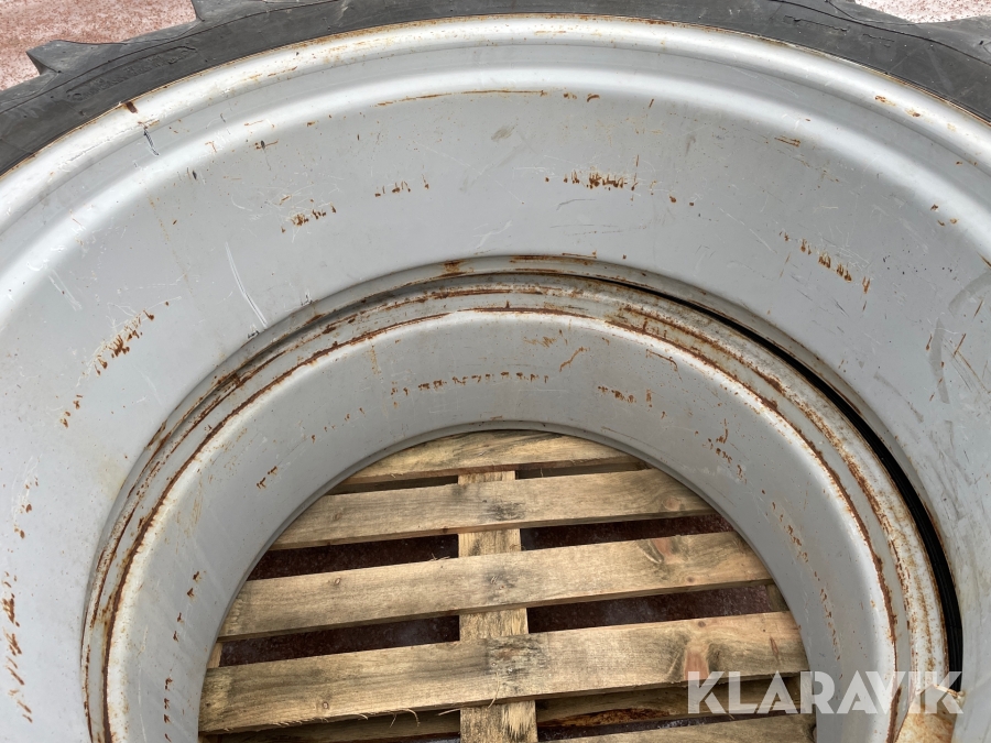 Dubbelmontage 16.9 R38, Hedemora, Klaravik auktioner