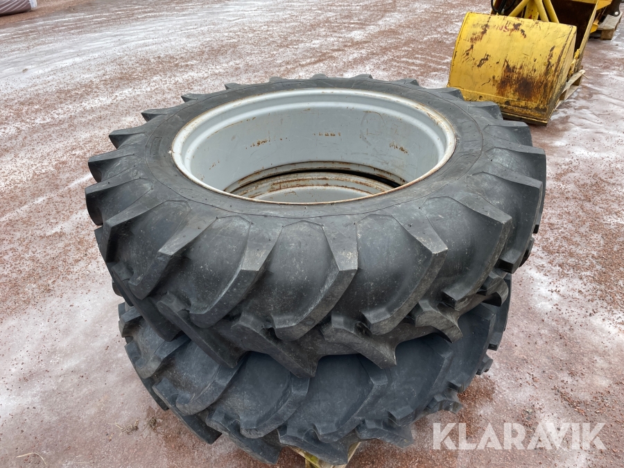 Dubbelmontage 16.9 R38, Hedemora, Klaravik auktioner