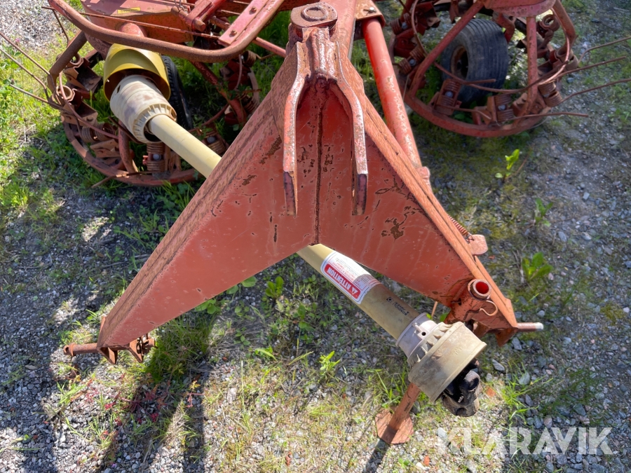 Klaravik Auktioner | Strängläggare/ hövändare FM Fransgård RV300