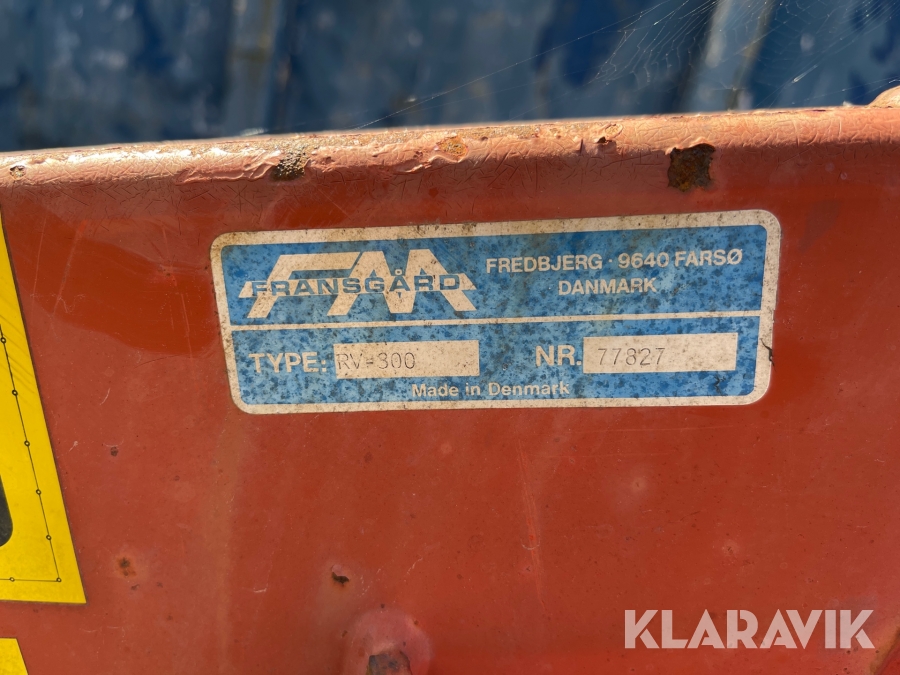 Klaravik Auktioner | Strängläggare/ hövändare FM Fransgård RV300