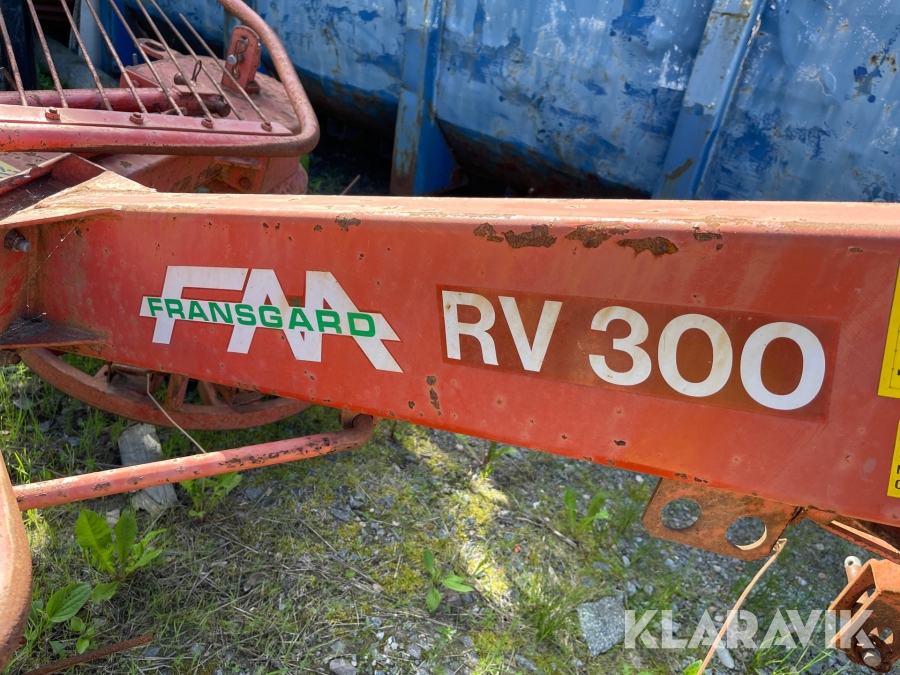 Klaravik Auktioner | Strängläggare/ hövändare FM Fransgård RV300