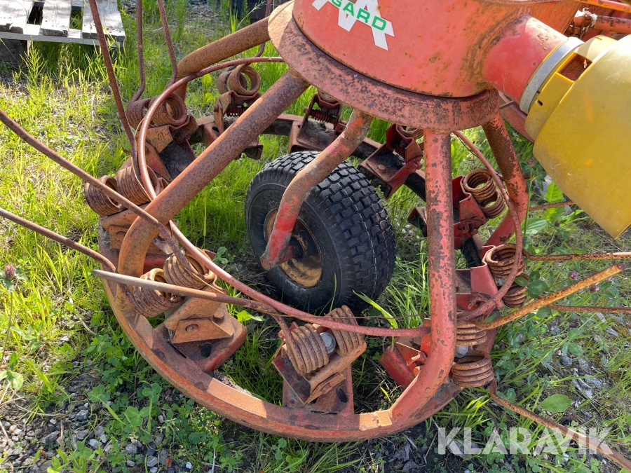 Klaravik Auktioner | Strängläggare/ hövändare FM Fransgård RV300