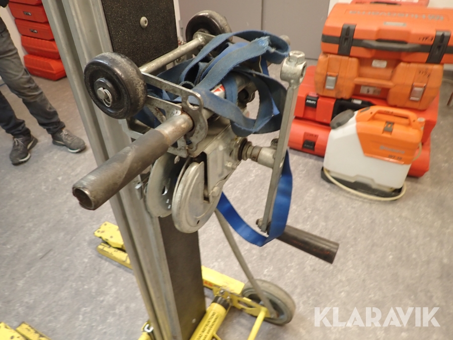 Materiallyft Sumner 2210, Jönköping, Klaravik auktioner