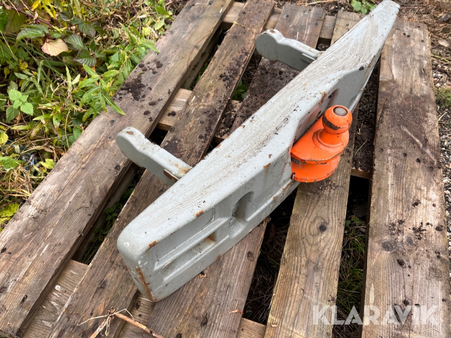 Bakvikt med dragkula Stiga Titan, Kungsbacka, Klaravik aukti