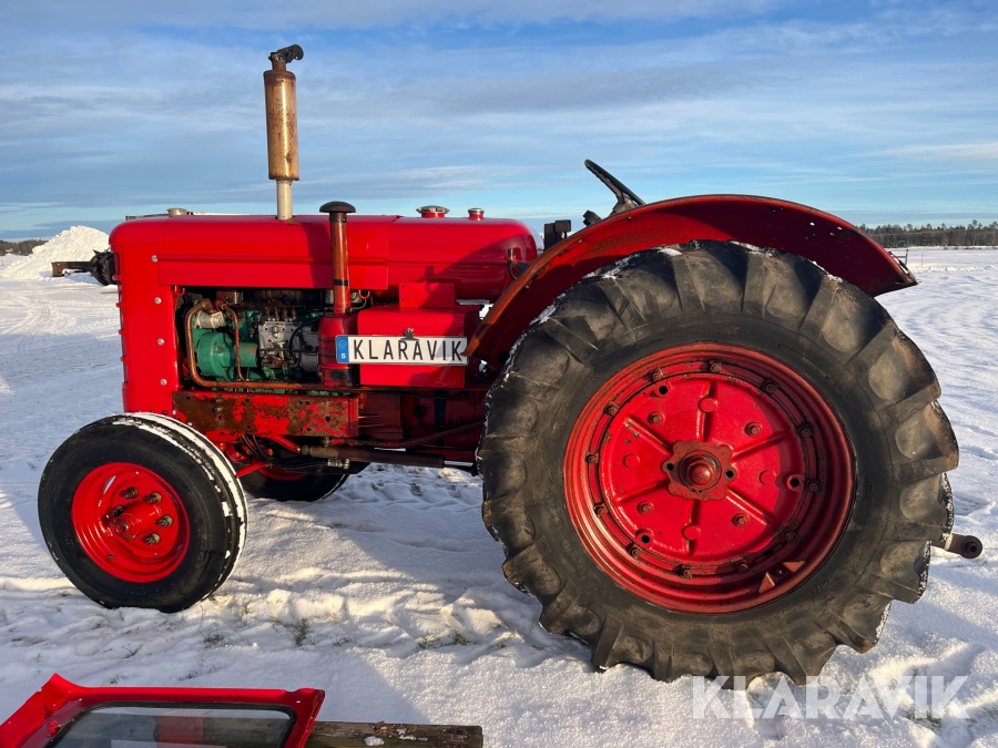 Veterantraktor Volvo 470 Bison, Vänersborg, Klaravik auktion
